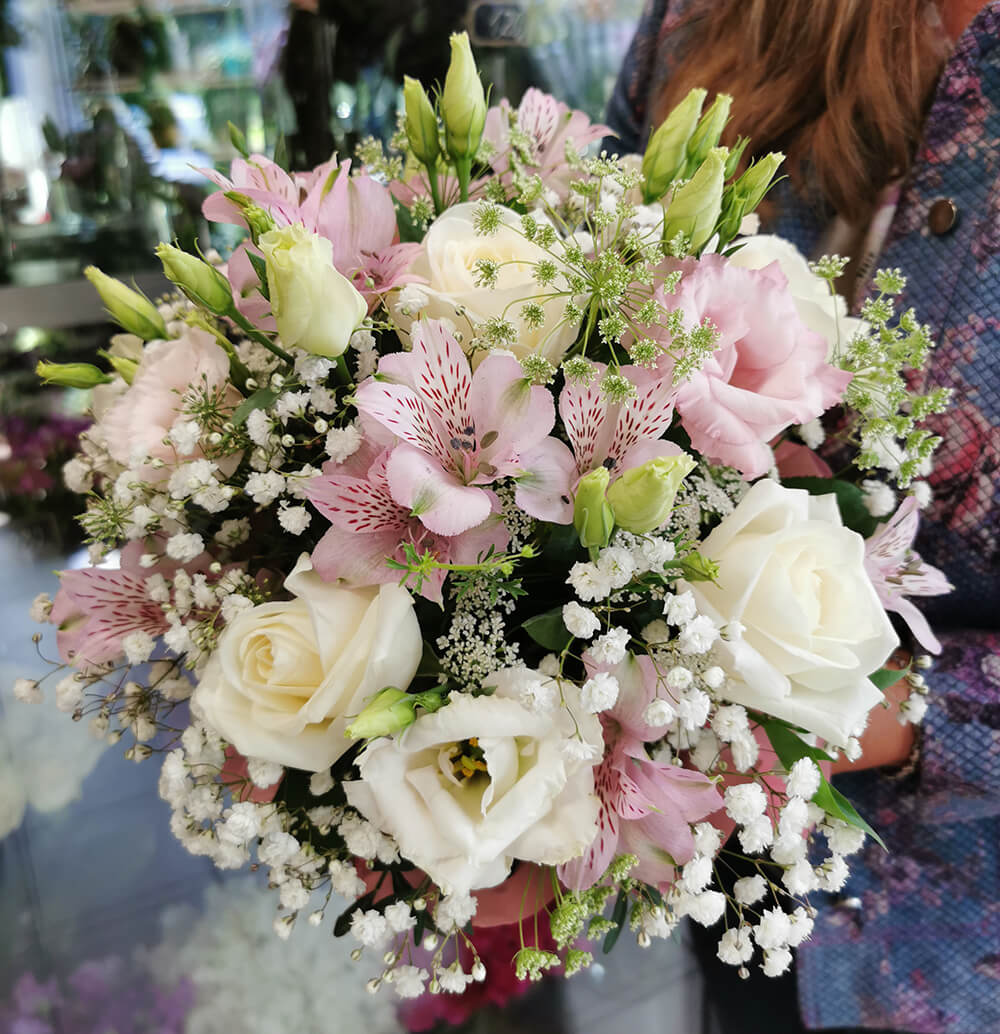 Ziedu pušķi - Ziedu klēpis